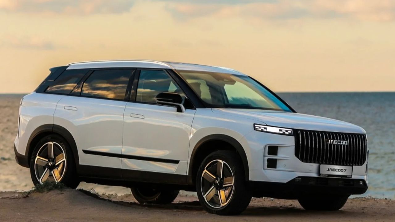Jaecoo J7: Mobil Listrik Untuk Semua Kalangan, Tersedia dalam Dua Varian!