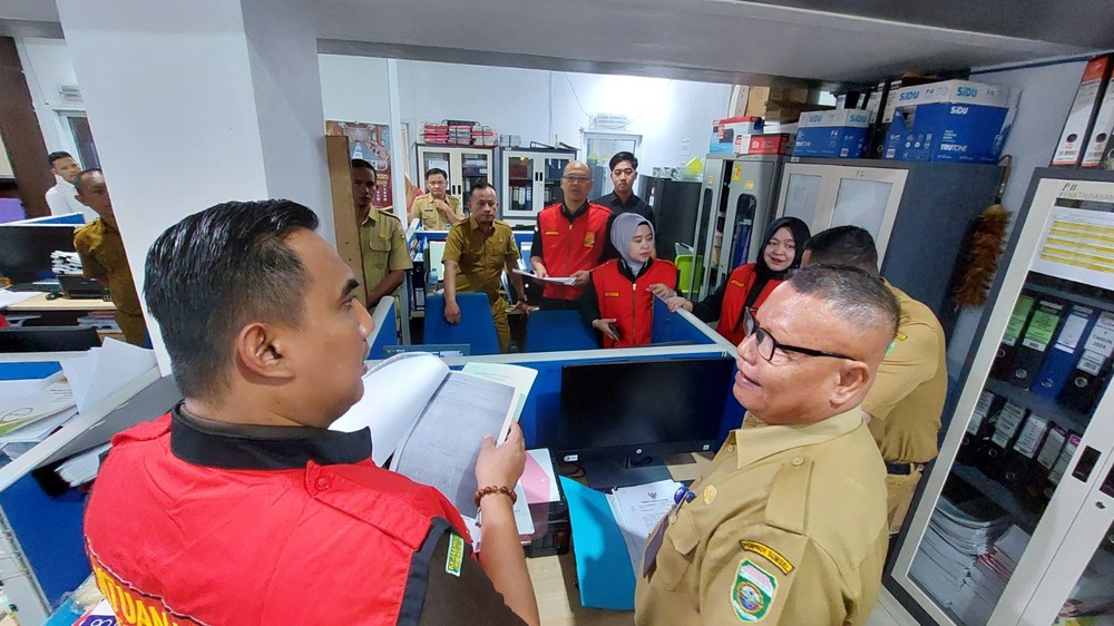 Tim Penyidik Kejati Sumsel Kembali Lakukan Penggeledahan Tentang Pasar ...