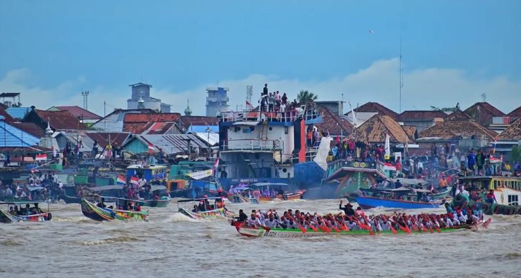 Tidak Kalah Keren dari Pacu Jalur, Tradisi Perahu Bidar Palembang Siap ...