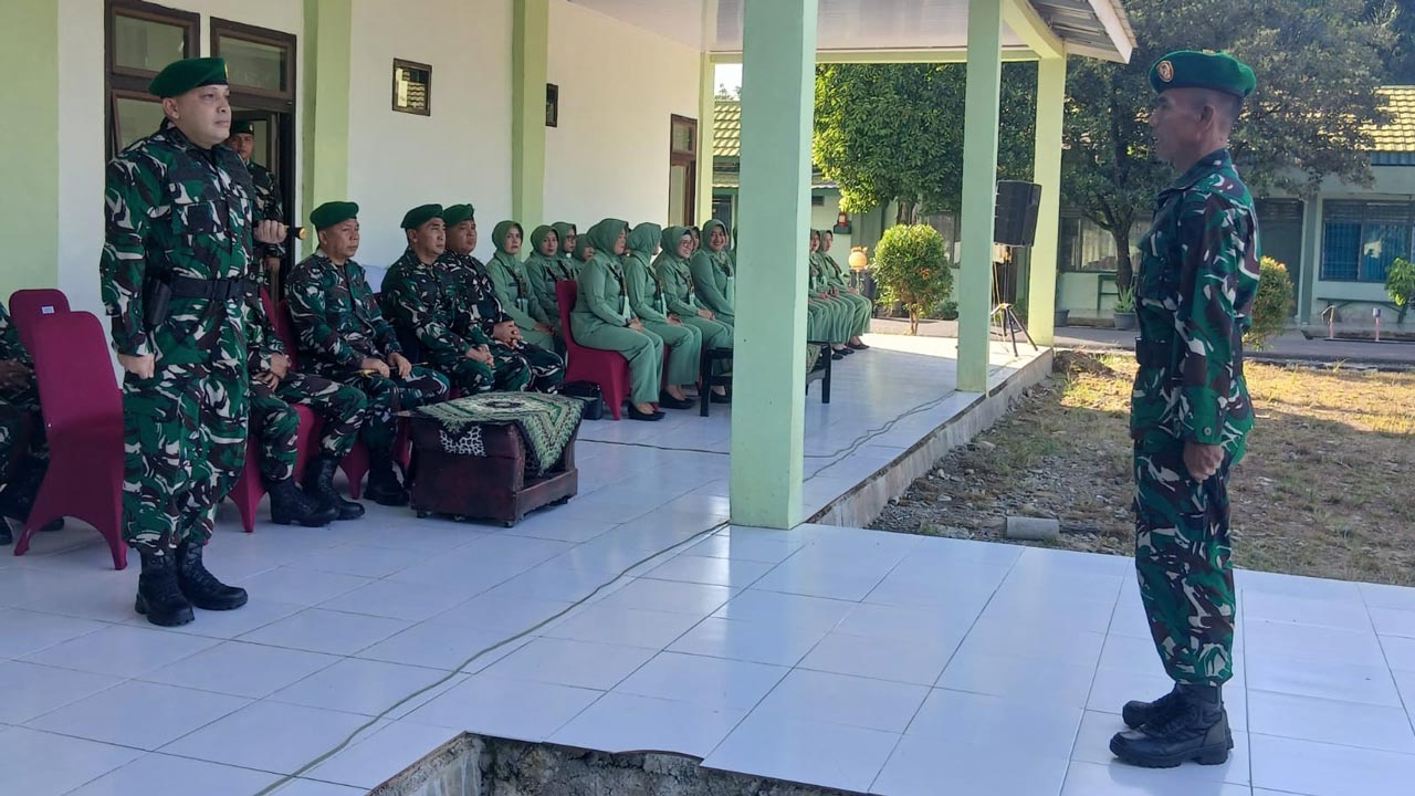 Upacara peringatan HUT TNI ke 80 dengan tema TNI Prima - TNI Rakyat ...